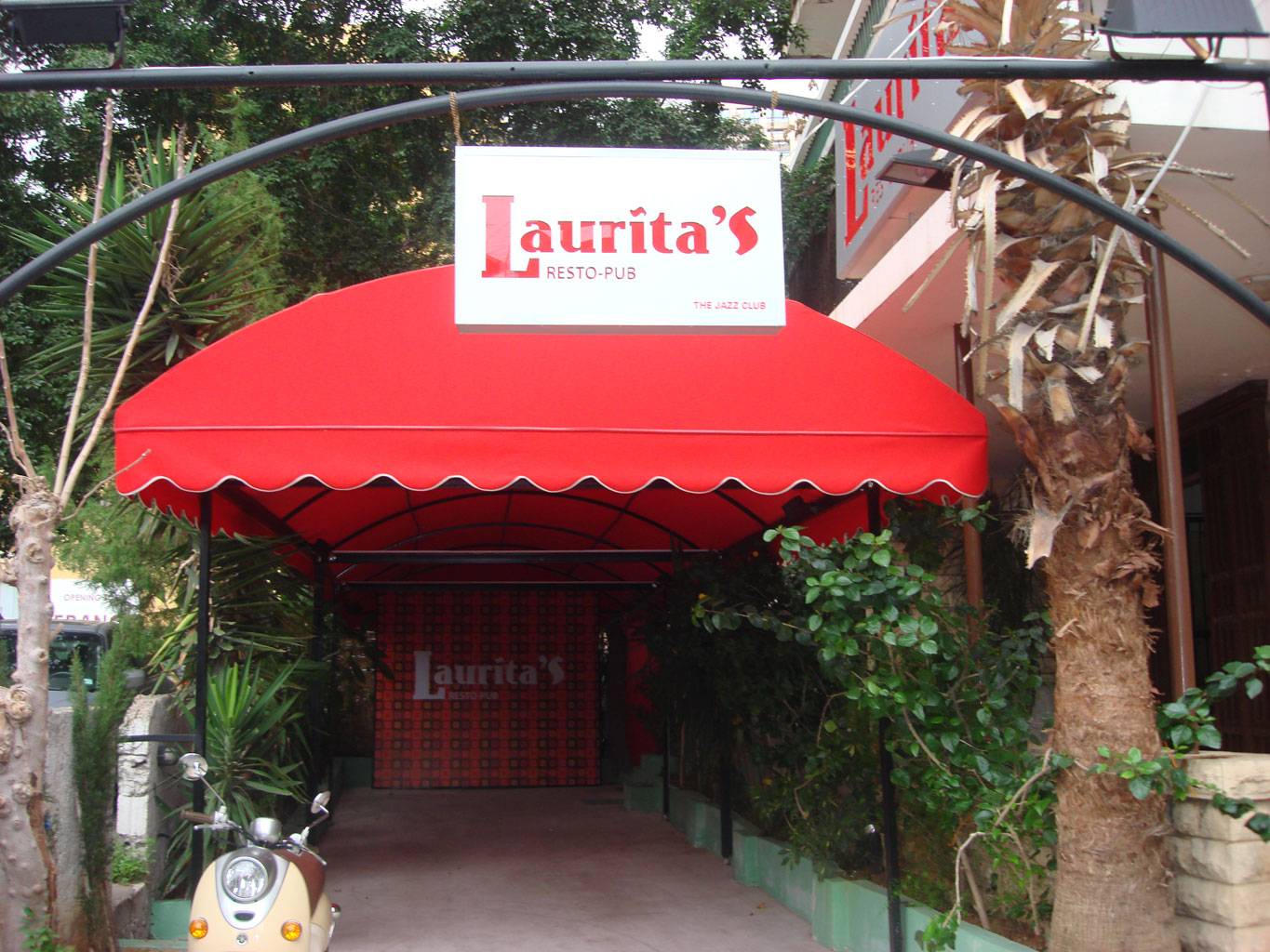 Laurita's Resto-Pub