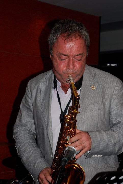 Avo Tutunjian with Arthur Satyan Acoustic Ensemble