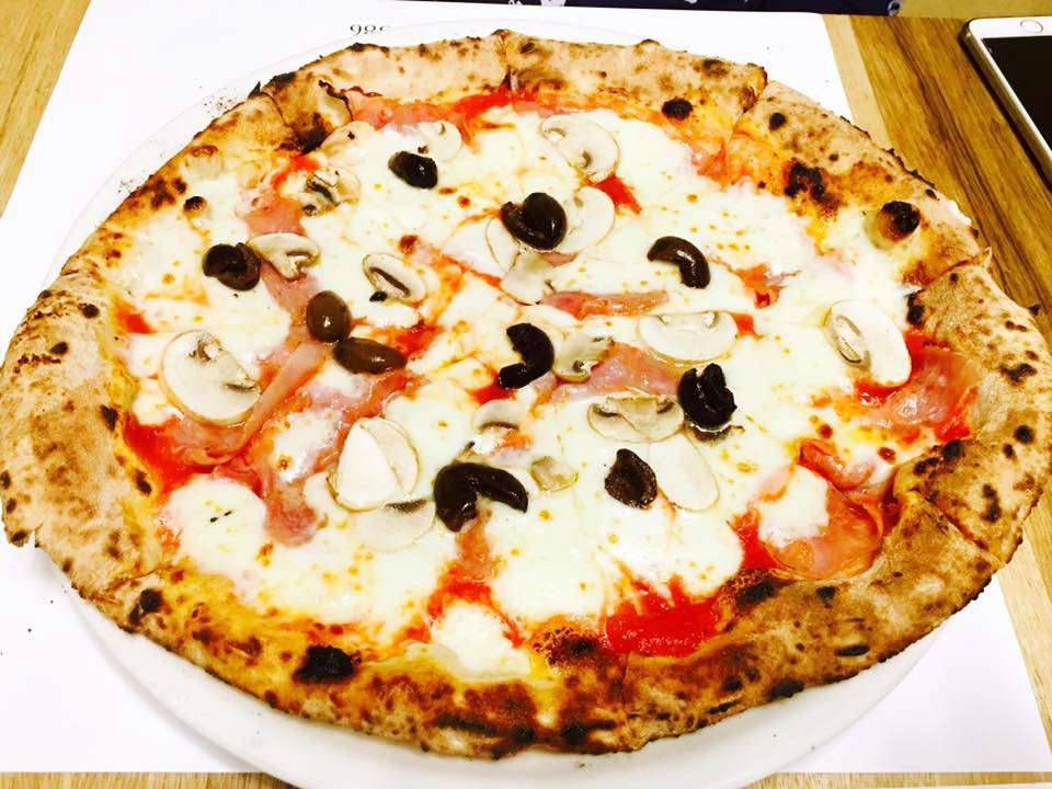 La Pizzaria