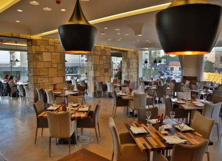 Maison M Restaurant