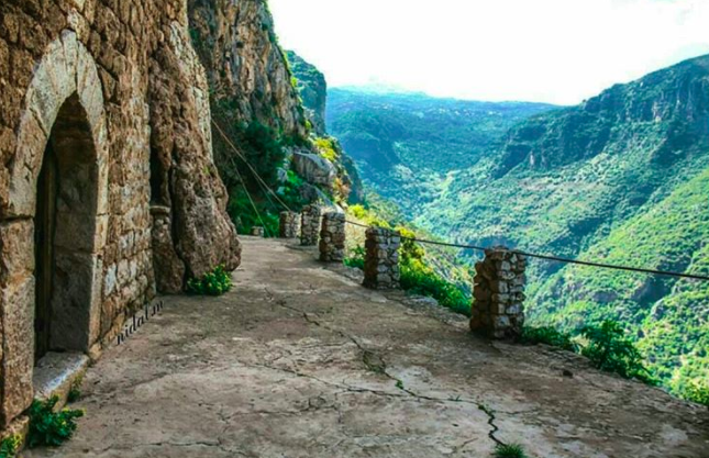 Embrace Autumn With These 7 Hiking Trails Around Lebanon