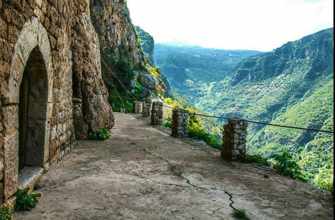 Embrace Autumn With These 7 Hiking Trails Around Lebanon