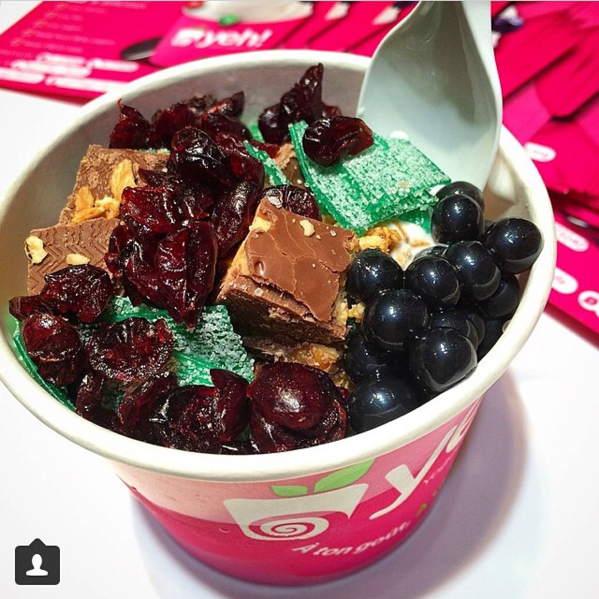 Yeh! Frozen Yogurt & Cafe