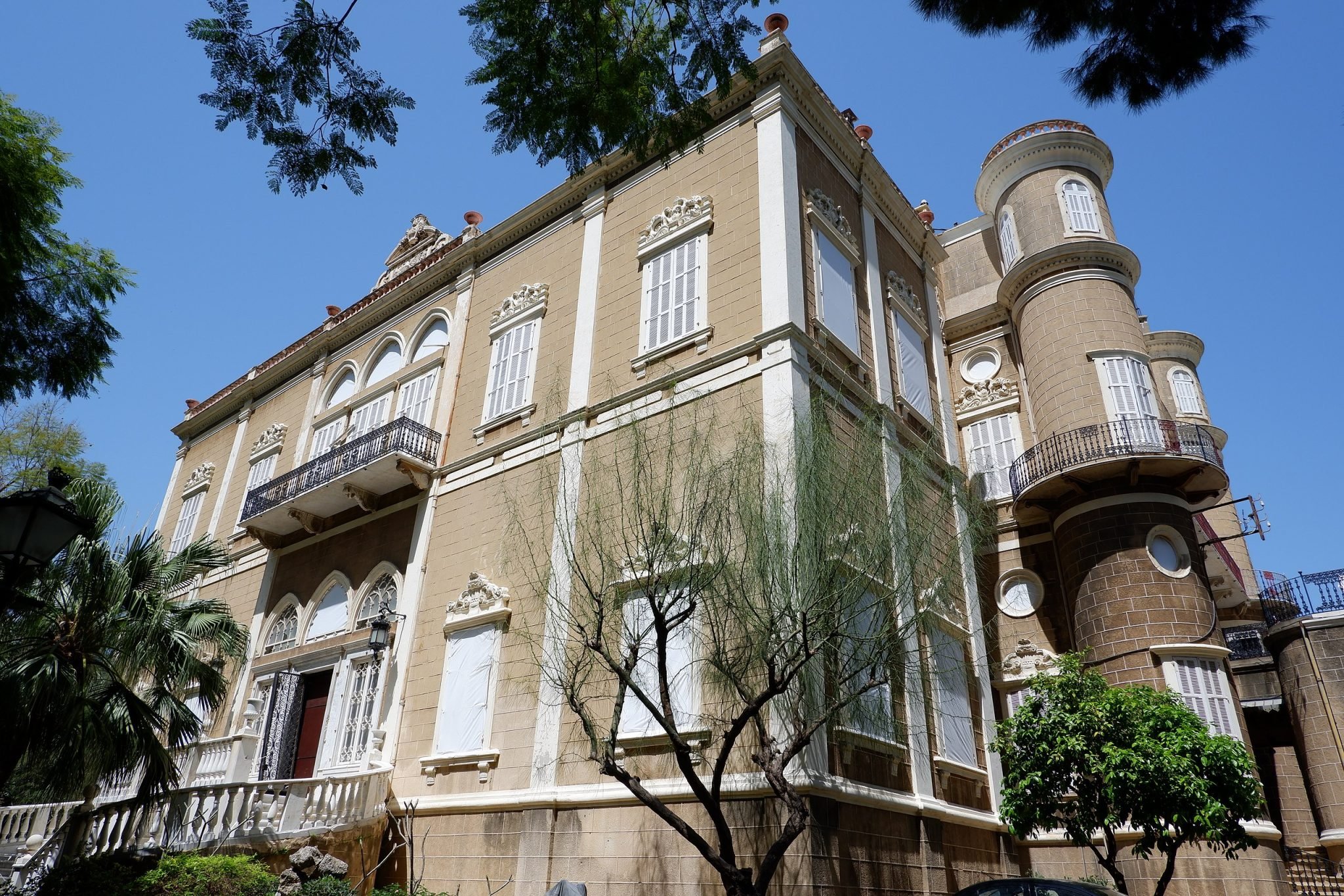 Sursock's Magnificent Palaces And The Story Of Beirut's 7 Families ...