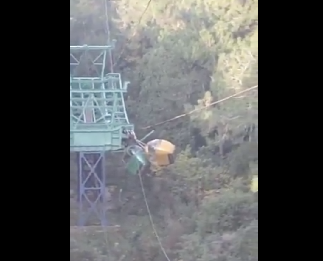 Everyone's Biggest Fear Happened: The Teleferique Stopped Mid-Air ...
