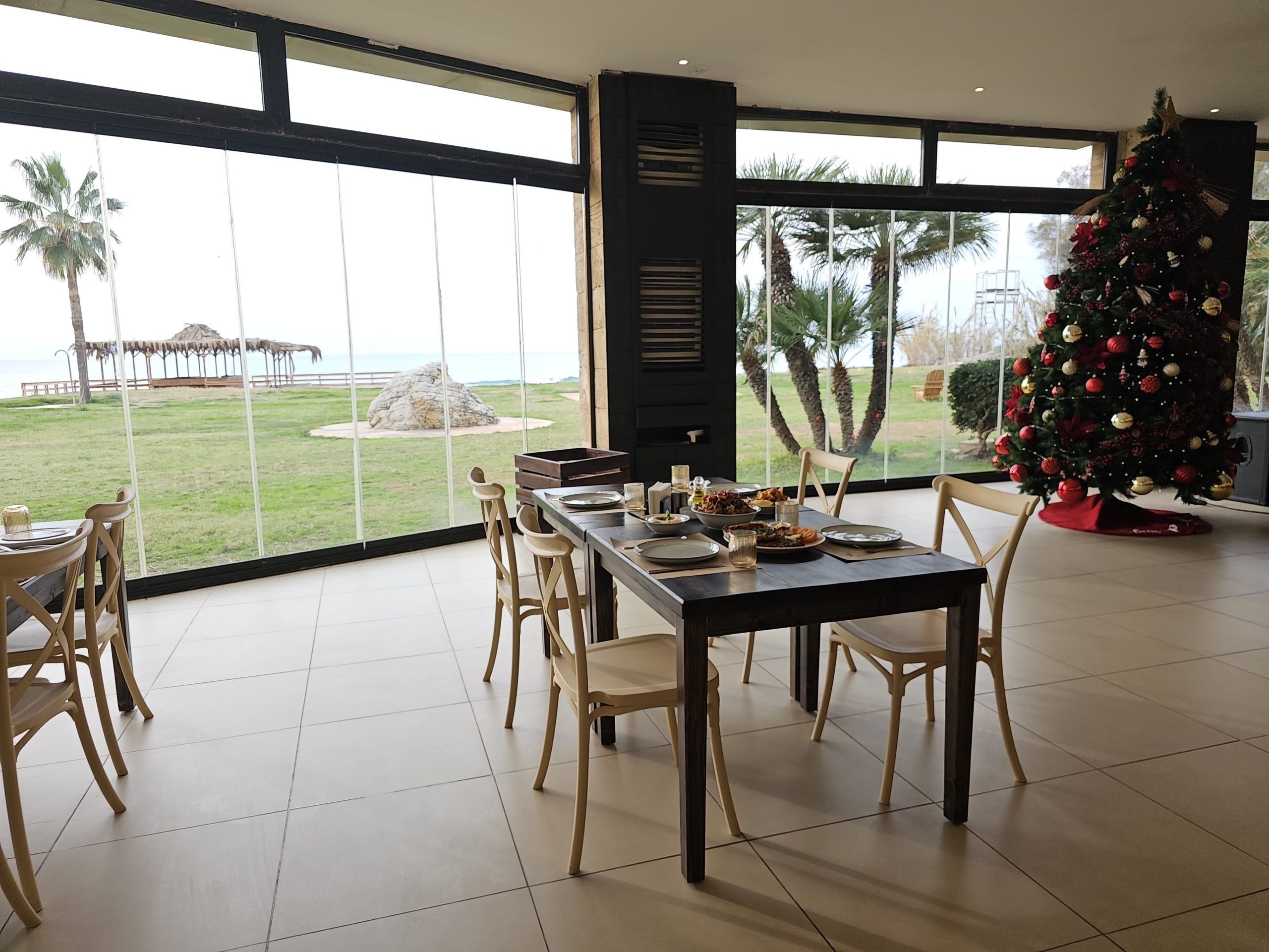 Plage Des Rois: مطعم بحري جديد مع بوفيه كريسماس! » بيروت.كوم