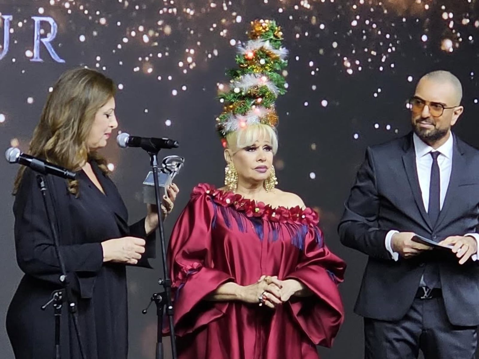 Lady Madonna Lights Up the Stage in Iconic Christmas Look » Beirut.com