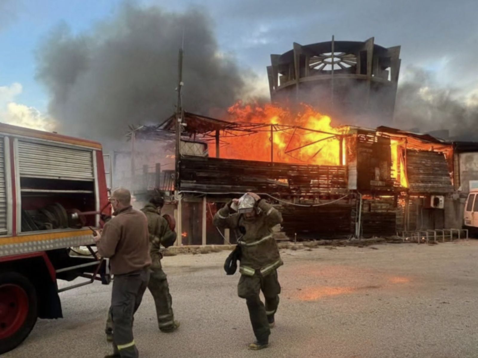 Colonel Reef Reduced to Ashes After Major Fire in Batroun » Beirut.com
